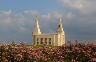 The Kansas City Missouri Temple Side View