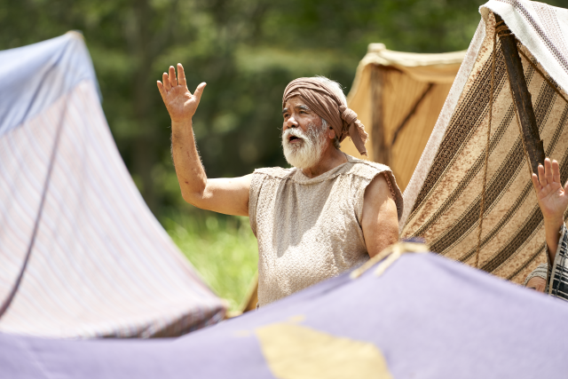 Nephites Gathering to Listen to King Benjamin