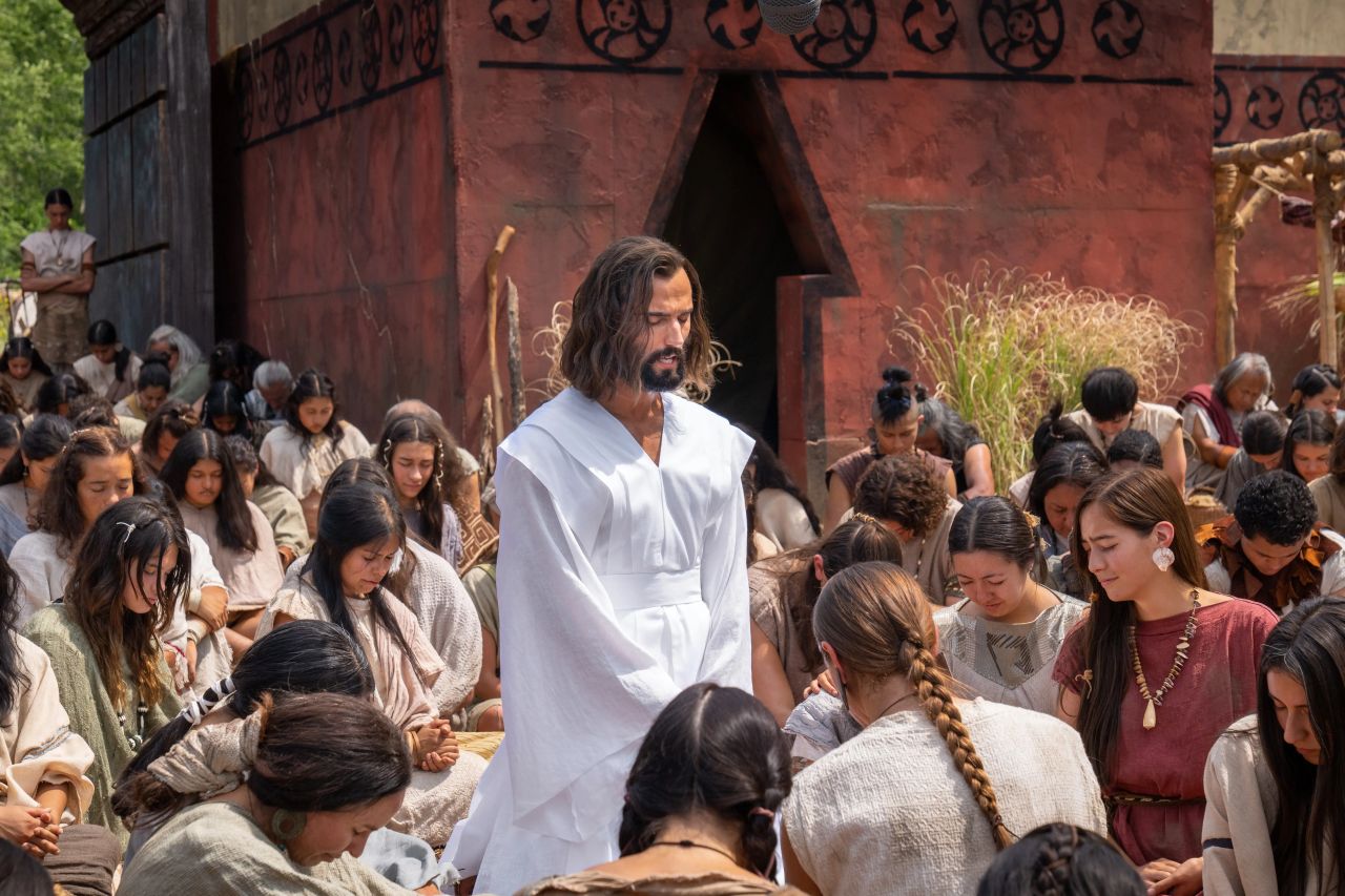 Nephites Listen as Christ Teaches