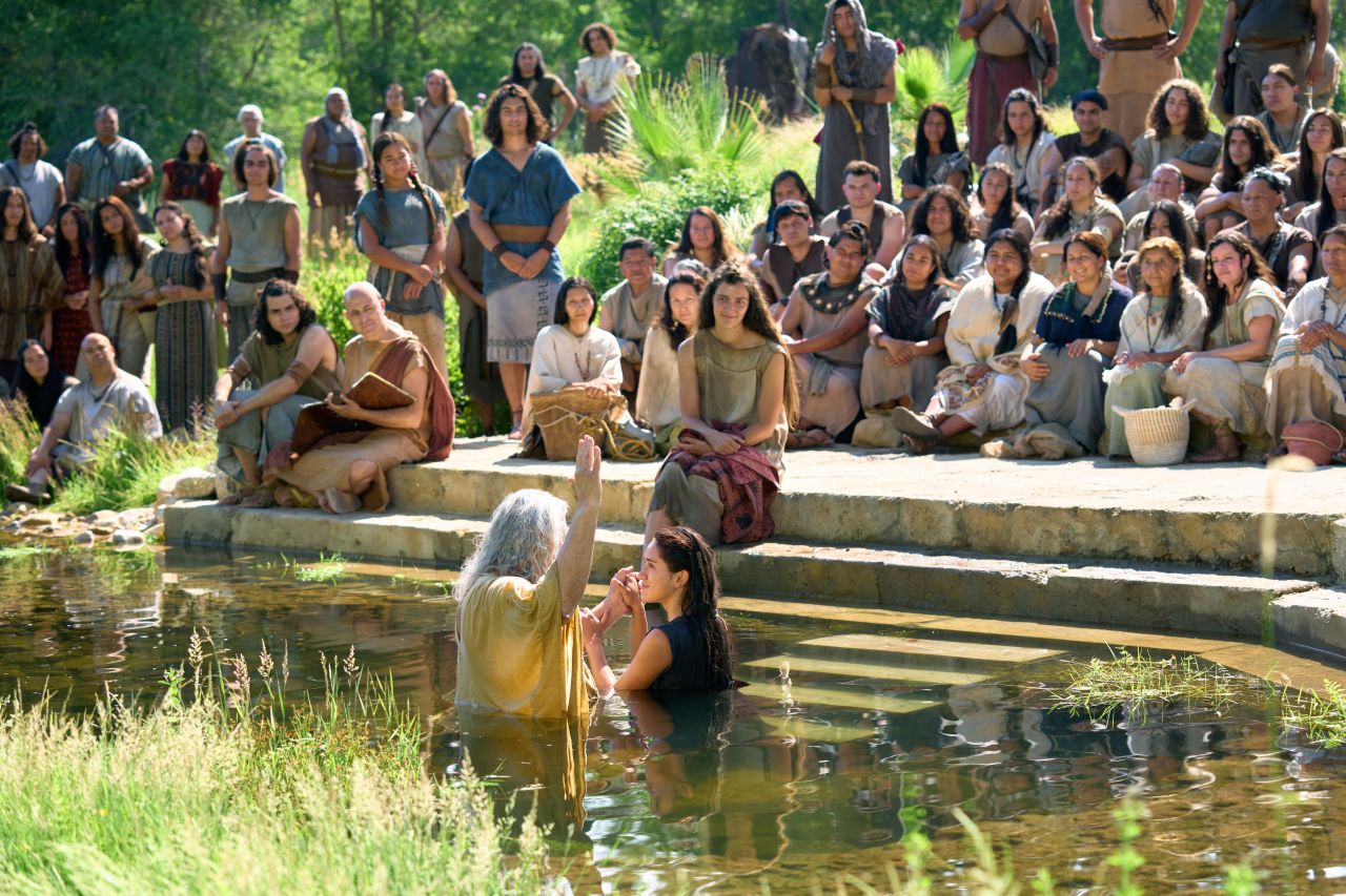 Nephi Baptizes the People