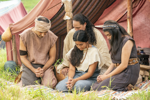 Nephites Gathering to Listen to King Benjamin