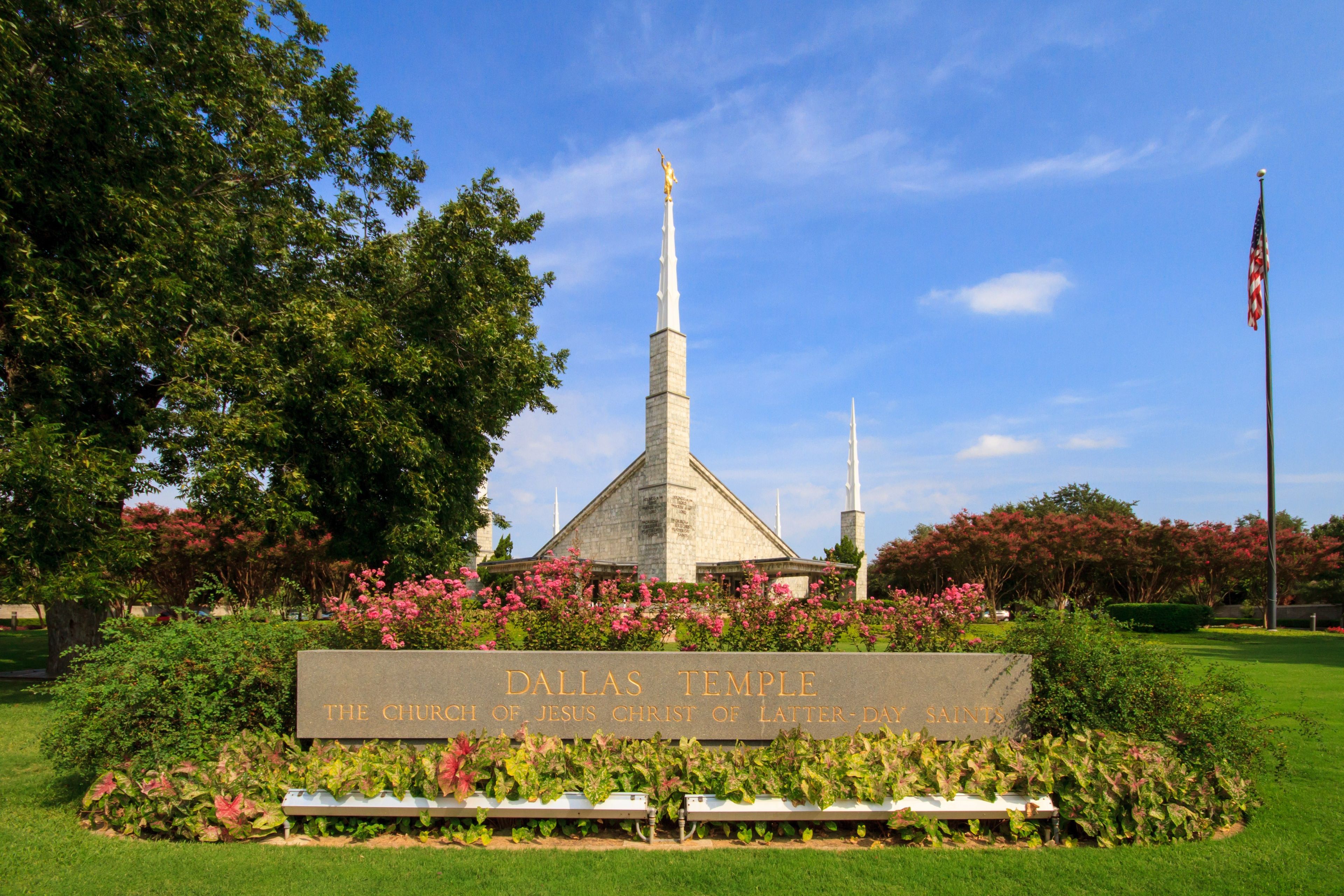 The Dallas Texas Temple in the Winter