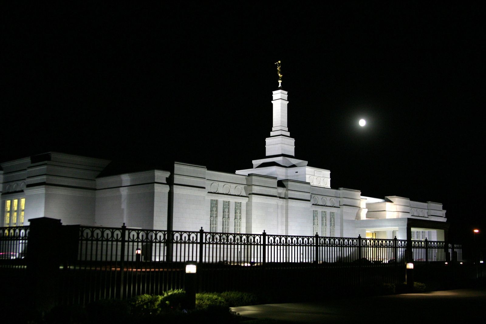 Spokane Washington Temple in the Evening
