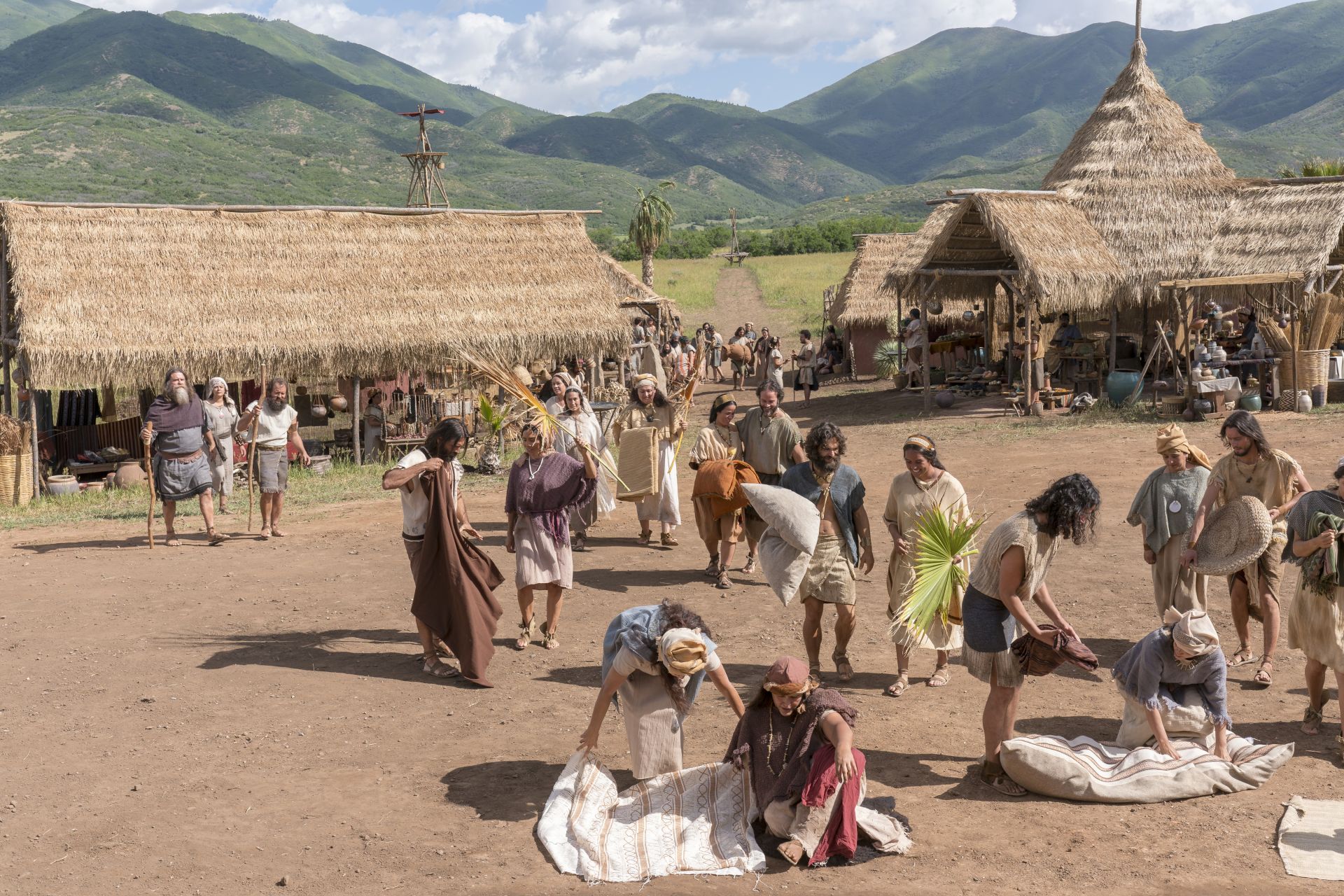 Nephites gathering to hear Jacob teach