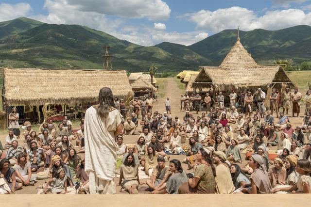 Jacob preaching to Nephites gathered at the temple