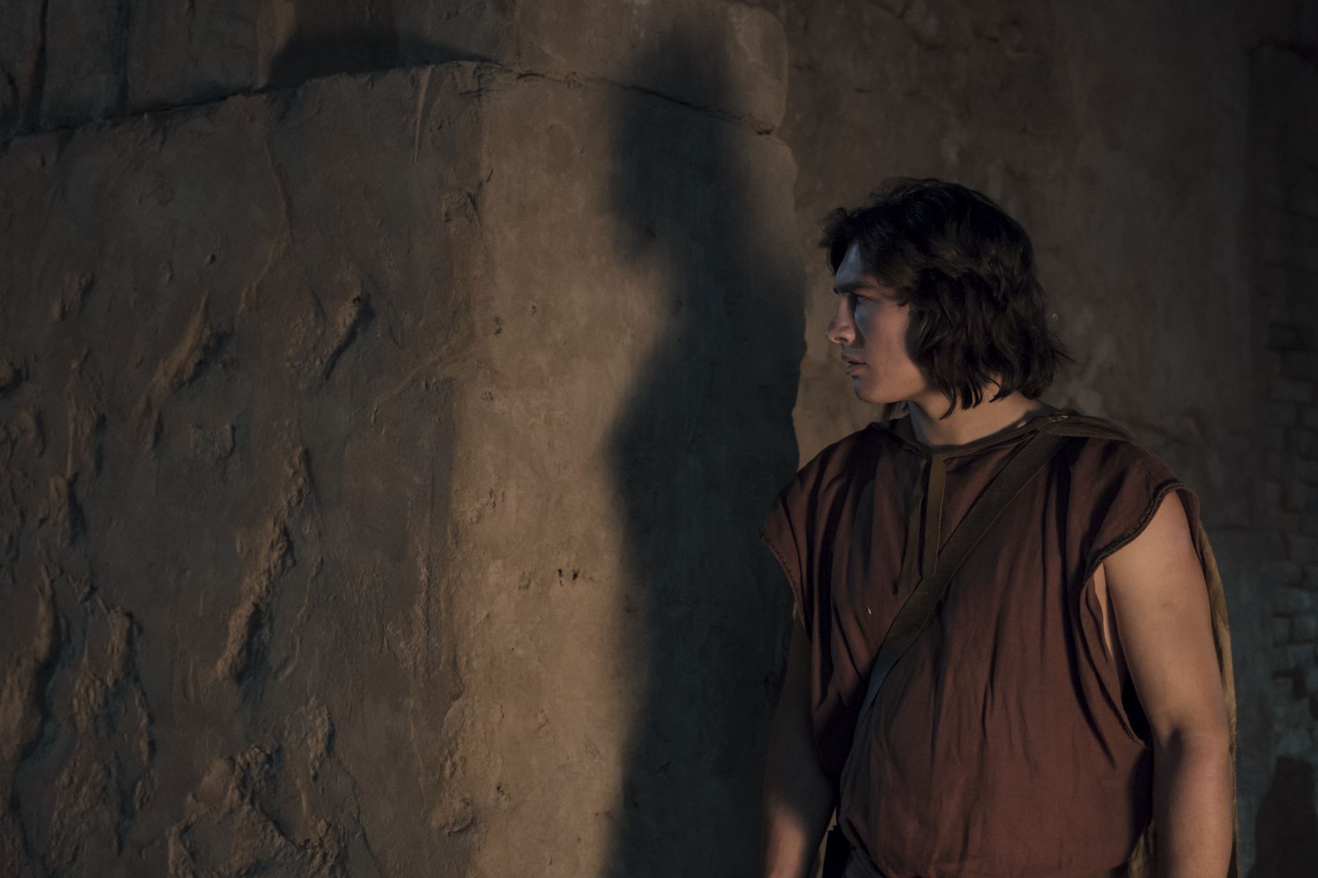 Nefi caminando por Jerusalén