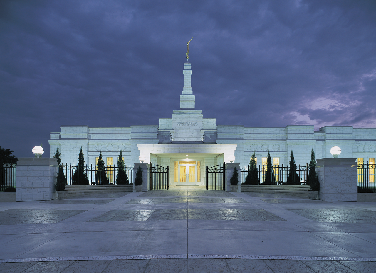 Oklahoma City Oklahoma Temple in the Evening