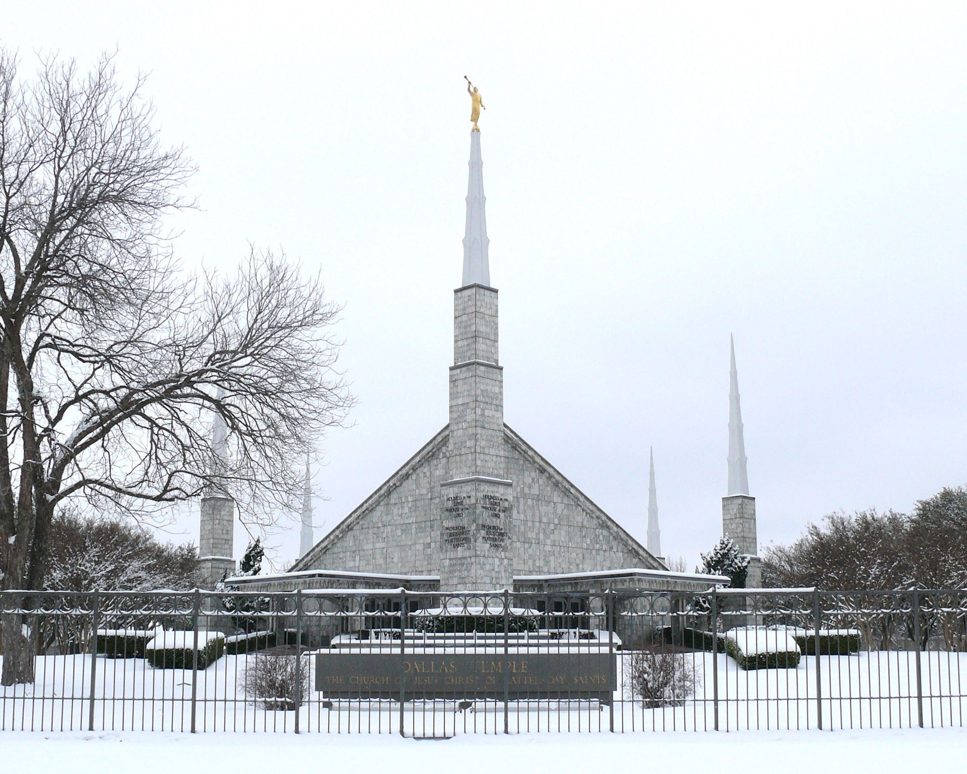 The Dallas Texas Temple in the Winter