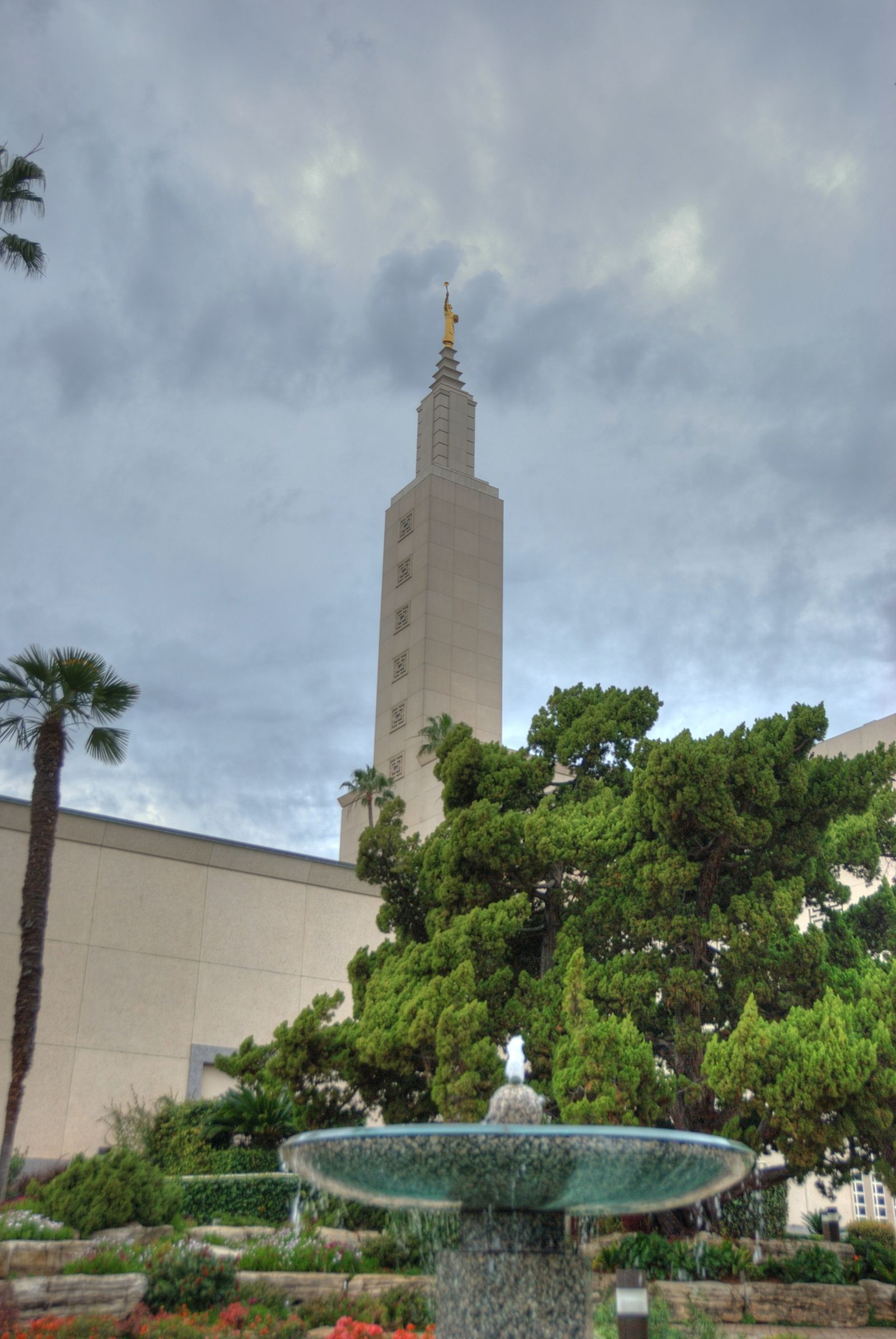 Los Angeles California Temple Pond