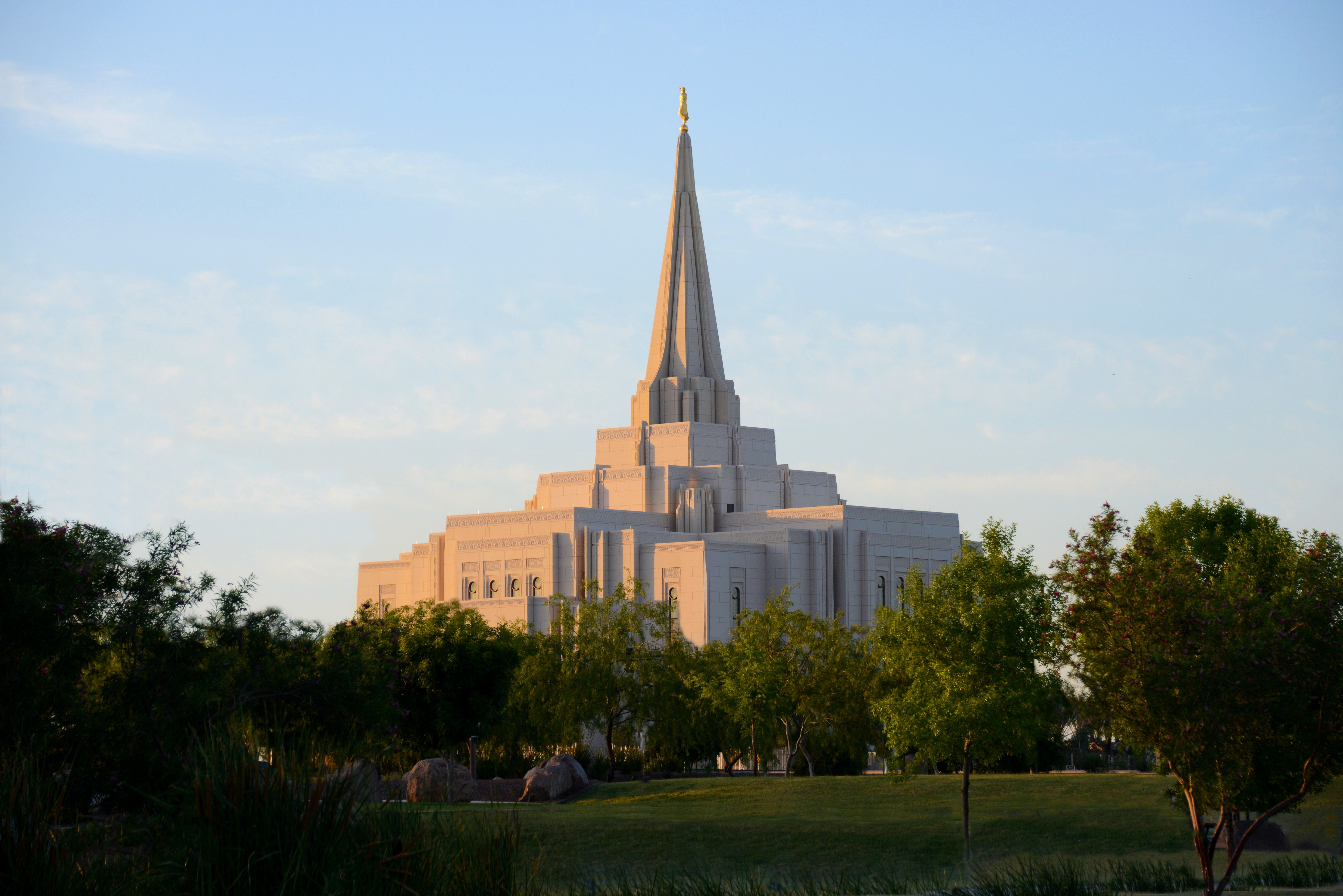 The Gilbert Arizona Temple in the Evening