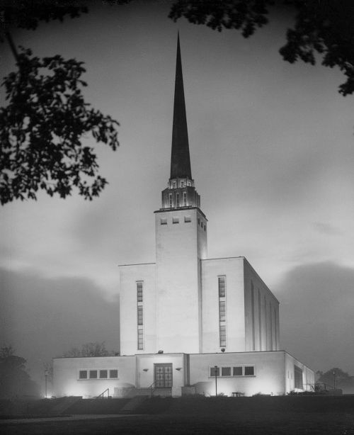 Kabanata 13: Ang Sagradong Kahalagahan ng mga Templo