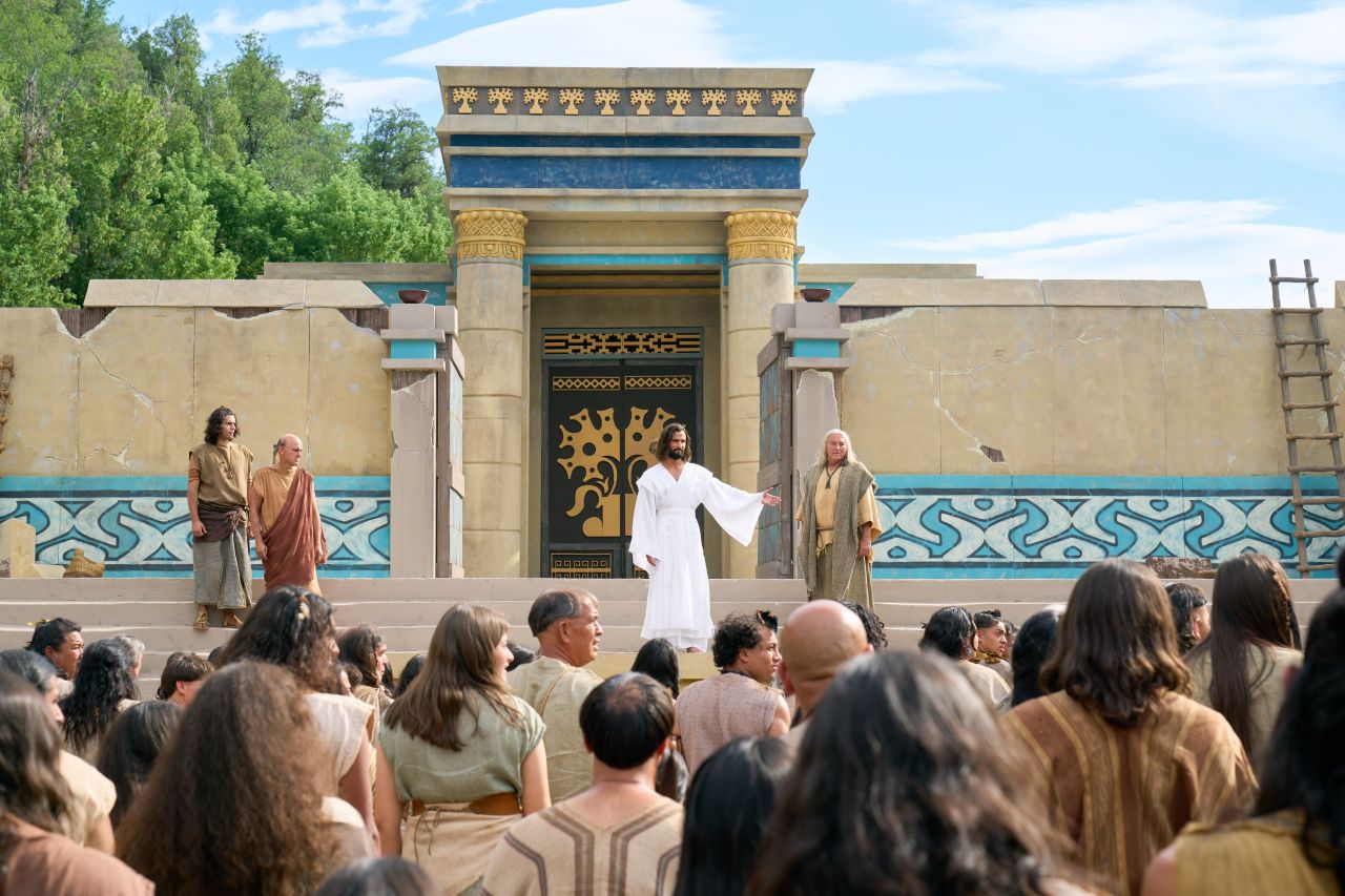 Jesus Christ Visits and Ministers to the People in the Americas