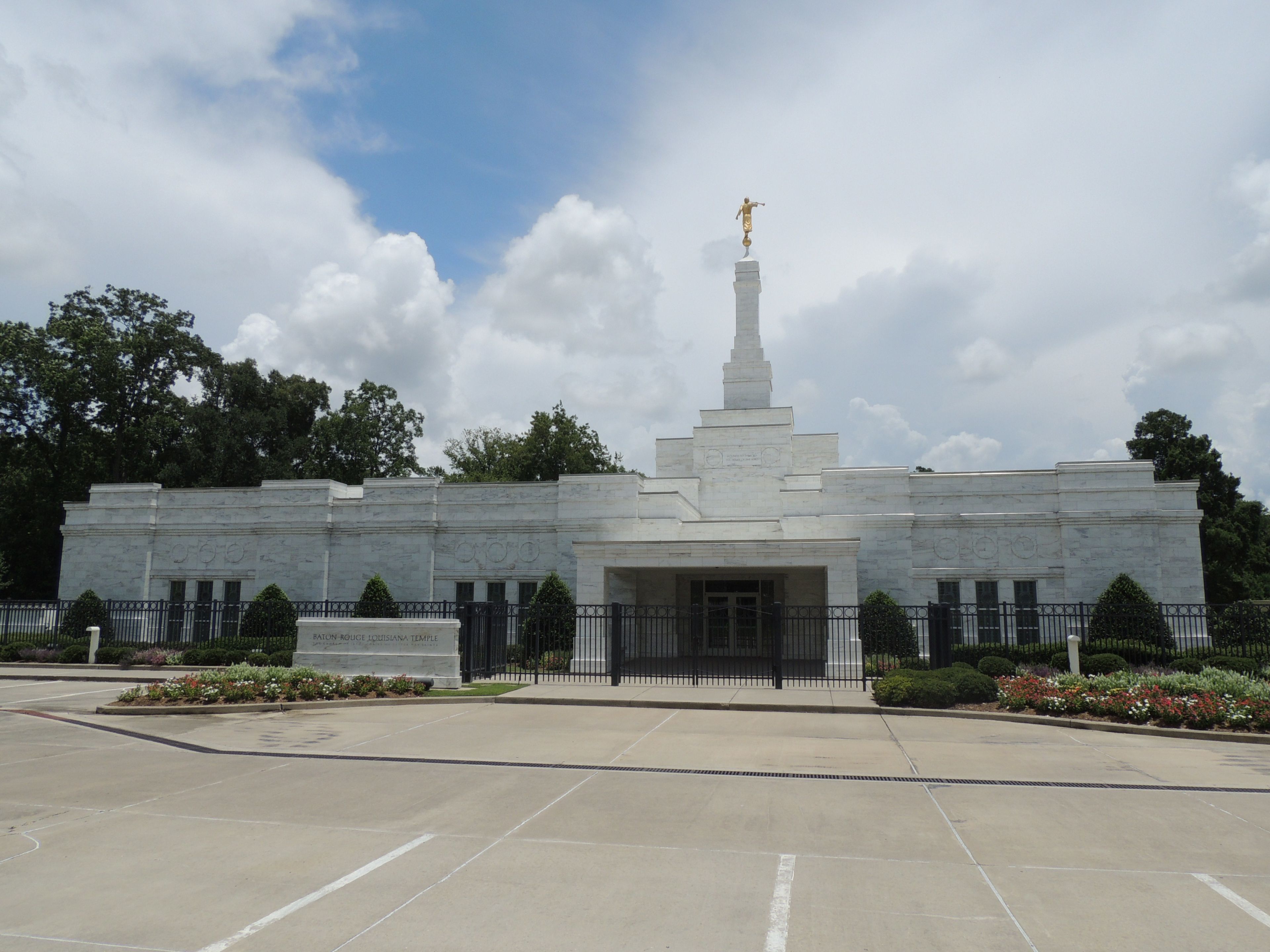 Baton Rouge Louisiana Temple and Grounds
