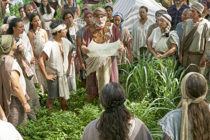 Nephites Gathering to Listen to King Benjamin