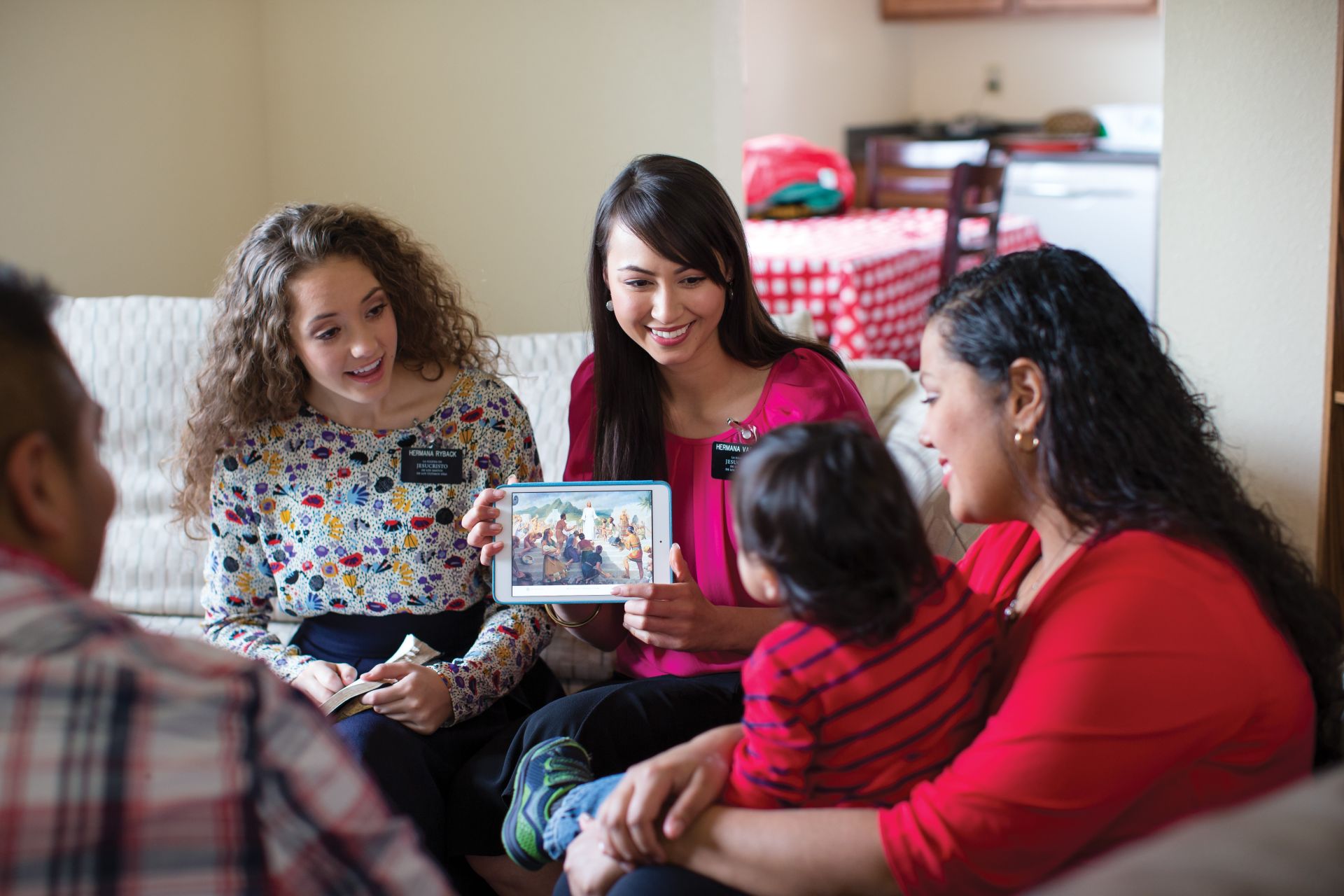 Sister Missionaries Teach a Family