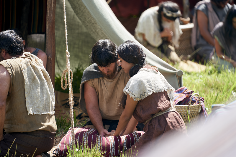 Nephites Gathering to Listen to King Benjamin