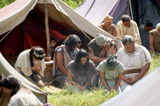 Nephites Gathering to Listen to King Benjamin